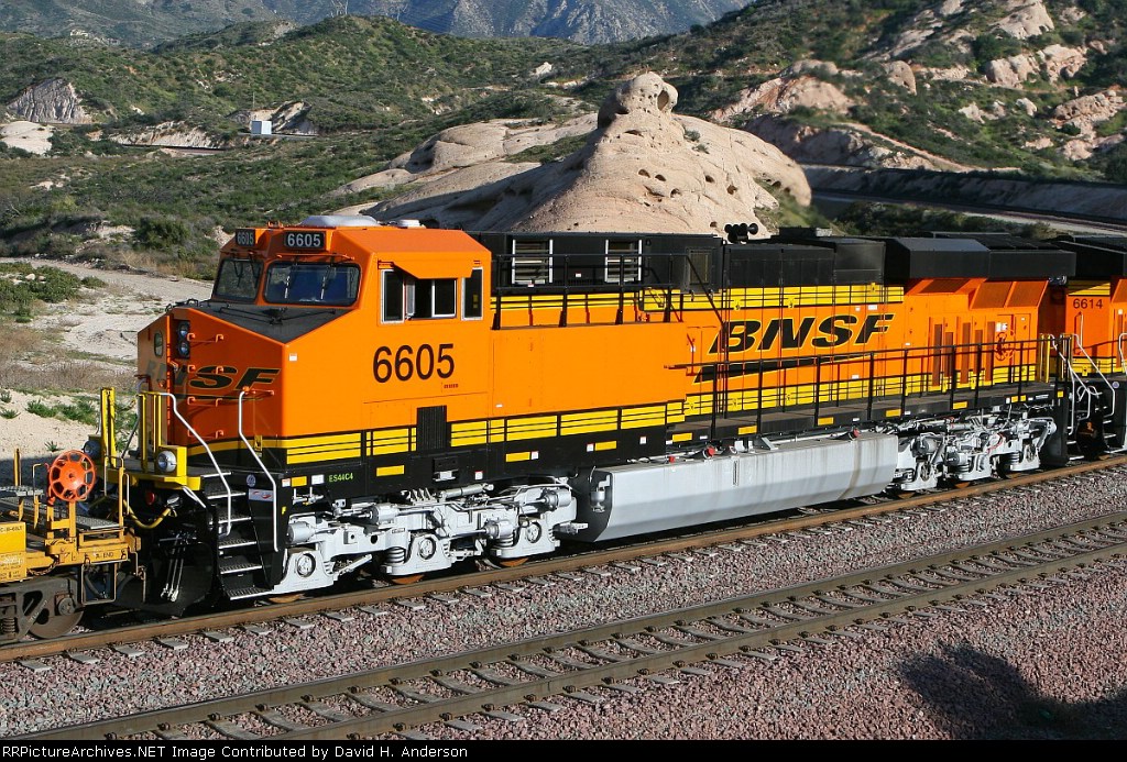 BNSF 6605